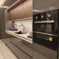 China Modern Veneer Kitchen Cabinets and Waterproof Plywood Base, Custom Sizes for Home Renovation for sale