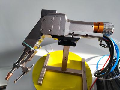 China Perfect Your Welding with 150 Focu Fiber Laser Welding Head and Up To 3000W Power for sale