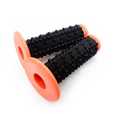 China Universal Rubber Motorcycle Handlebar Grips Aftermarket Motorcycle Parts Hand Grips for sale