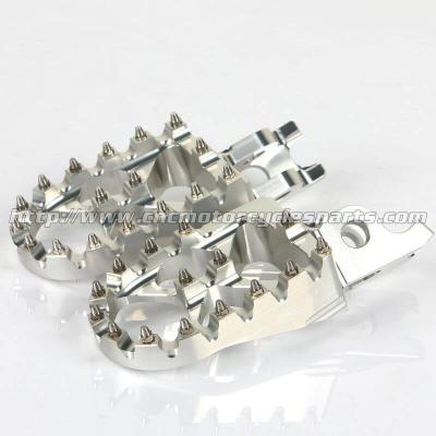 China Aluminum Alloy 57mm Dirt Bike Foot Pegs , Supermoto Light Weight Oversized MX Foot Pegs for sale