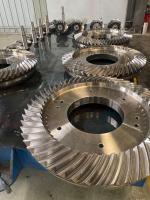 China Precision Crown Wheel and Pinion Gear 20CrMnTi Material Modulus 9.4 Customizable for sale