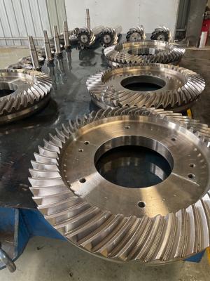 China Precision Crown Wheel and Pinion Gear 20CrMnTi Material Modulus 9.4 Customizable for sale