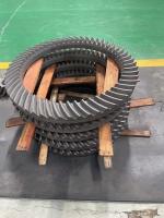 China Custom Industrial Spiral Bevel Gear for Crusher Low Noise Large Module M2 M5 for sale