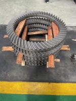 China Custom High Strength Large Spiral Bevel Gear M2 M3 M5 Crusher Reducer Accessories for sale