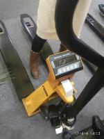 China Warehouse Pallet Jack With Weight Scale Pallet Weighing Machine 2000Kg for sale