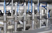 China 600kg Edible Cooking Vegetable Oil Filler Machine For Olive Peanut Colza 50bottles/Min for sale