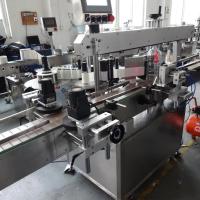 China Auto Conveyor Plastic Flat Bottle Sticker Labeling Machine Maker For Jars 400KG for sale