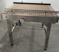 China SS304 Mechanical Labeling Machine Accessories Platform Accumulation Table Conveyor for sale