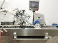 China Electric Automatic Wax Crayons Labelling Machine For Syringe Vial Label Applicator for sale