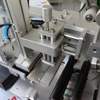 China 40pcs/min Semi Automatic Flat Labeling Machine With High Precision for Flat Cardboard Packaging Box Label Applicator for sale