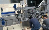 China Square Wine Bottle Conveyor Front Back Labeler Machine For Sauce Jar for sale