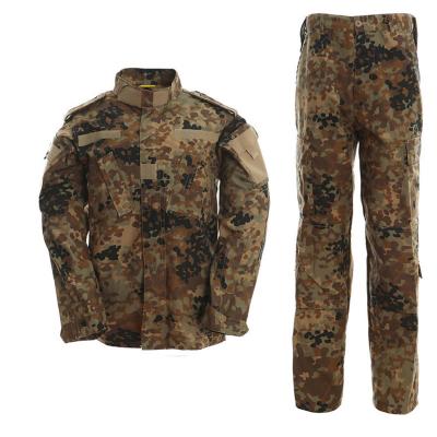 China G2 Frog Suit Shirt Pants Uniform with Knee Brace Equipment 7 Days Sample Order Lead Time for sale