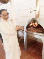 China 4 Wheels Stainless Steel Pizza Oven Outdoor 900mm Wood Fired Pizza Oven for sale
