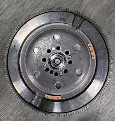 China Mercedes Benz Sprinter W906 Vito Viano OM651 2.2L Dual Mass Flywheel 33x31x9cm 13kg OEM Replacement for sale