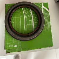 China OEM-grade Ford Transit Rear Wheel Seal with 73 mm Inner Diameter and 99/105.3 mm Outer Diameters for Heavy-duty Vans for sale