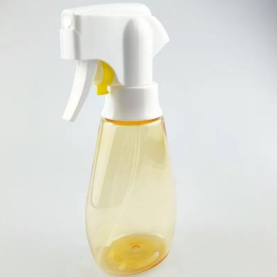 China Salon Hair Continuous Spray Bottle 300ml Fine Mist Empty PET Plastic Refillable Styling Water Bottle for sale
