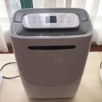 China 20L/D Hot Sale Product  Less Noise Bedroom Dehumidifier Intelligence Dehumidifier for Household for sale