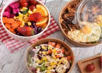 China Eco Friendly Disposable Kraft Paper Salad Bowl 500ml 1000ml Food Container with Lid for sale