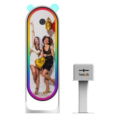 China 43 Inch Mirror Interactive Wedding Photo Booth with Built-in Camera and Optional Printer - 80×50×181.5cm for sale