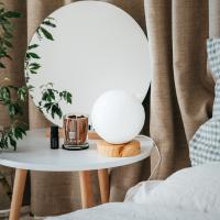 China Dimmable Daylight Therapy Lamp with 2700K-6000K Color Temperature and Remote Control Moon Shaped Light for sale