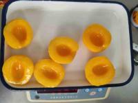 China Canned Yellow Peach 400g Sweet Preserved Fruit Room Temperature Storage BRC HACCP for sale