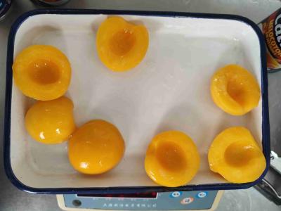 China Canned Yellow Peaches 1800g Drained Weight Light Heavy Syrup Brix 14-22 for sale