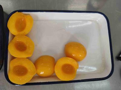 China Canned Yellow Peach 400g Sweet Preserved Fruit 2 Year Shelf Life China for sale