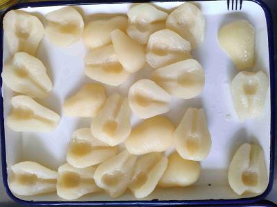 China Canned Pear Quarters in Syrup with Citric Acid - 400g Net Weight, 2-3 Year Shelf Life, Brix 14-20% for sale