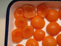 China Canned Peeled Apricot in Light Syrup 14-17% Brix with 3-Year Shelf Life and ISO Certification for sale