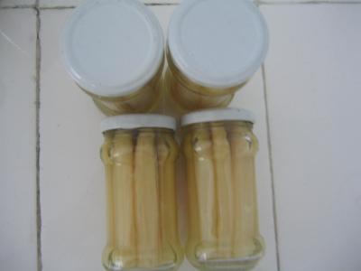 China Canned White Asparagus in Glass Jars 212ml to 1700ml with 2-3 Year Shelf Life and Low Sugar Fat Content for sale