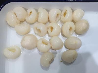 China Canned Lychee Fruit in Water with Sugar - 425g to 3000g Net Weight Options for Food Service for sale