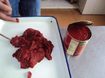 China Canned Tomato Paste 70-400g Made from Fresh Ripe Tomatoes for sale