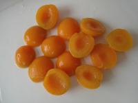 China 850ml / 30oz Canned Apricot Halves in Syrup with 3-Year Shelf Life and 14-20% Brix Levels for sale