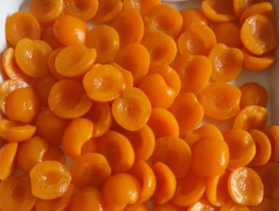 China Bulk Canned Apricots in Light Syrup - 425ml to 3000ml Halves, Dices & Slices with Vitamin A & C for sale