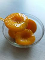 China Canned Yellow Peach Halves 425g 24 Tins Per Carton Bulk Sweet Brix 14-17 for sale