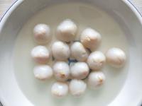China Canned Lychee Fruit Whole/Broken in Light Syrup 14-17% Brix with Custom Branding - 567g to 3000g Tins for sale