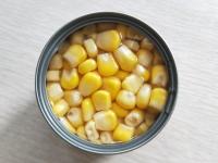 China 185g Canned Sweet Corn Kernels Yellow Corn in Carton Tray 24 Tins per Case for sale