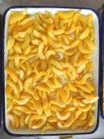 China Canned Yellow Peach Slices in Light Syrup 425g 24 Tins per Case Bulk Export for sale