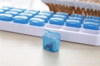China 7 Day Weekly Medicine Pill Organizer Am Pm Pill Box And Tablet Splitter Single Color Combine For Promotion for sale