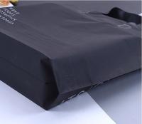 China Custom print ldpe hdpe die cut handle carry poly apparel plastic merchandise gift packaging polythene shopping bag with for sale