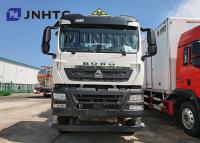 China Sinotruk HOWO 8X4 Oil Fuel Tank Trucks Capacity 25000 Liters for sale