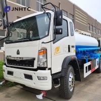 China 5000L Tank Sinotruk Howo Light Water Tank Truck 6 Wheels 5 Cbms for sale