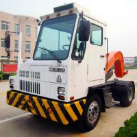 China 50t - 90t Sinotruck Terminal Tractor Port With 5th Wheel Lifted Right / Left Driving for sale
