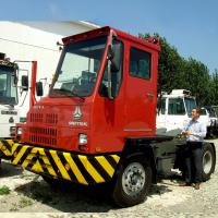 China 4x2 266hp International Terminal Tractor For Port High Efficiency SC8DK260Q3 for sale