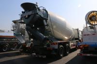 China 8×4 12m3 - 16m3 Concrete Mixer Truck Sinotruk Howo With External Force Resistance for sale