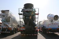 China 12 Wheels 8×4 Concrete Mixer Truck One Bed Weatherproof For Construction for sale