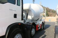 China Sinotruk Howo7 Brand Cement Mixer Truck 4 M3 For Concrete Batching Plant for sale