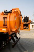 China 6 Wheels Sinotruk Sewage Suction Truck 266 Hp One Bed With 10 CBM Orange Tank for sale