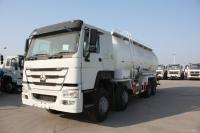 China Color Optional 8x4 Fuel Tank Truck Weatherproof With Steel Framed Structure for sale