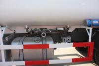 China 10 Wheels 336hp 5000 Gallon Water Truck Weather Proof With 60m³/H Flowing Rate for sale